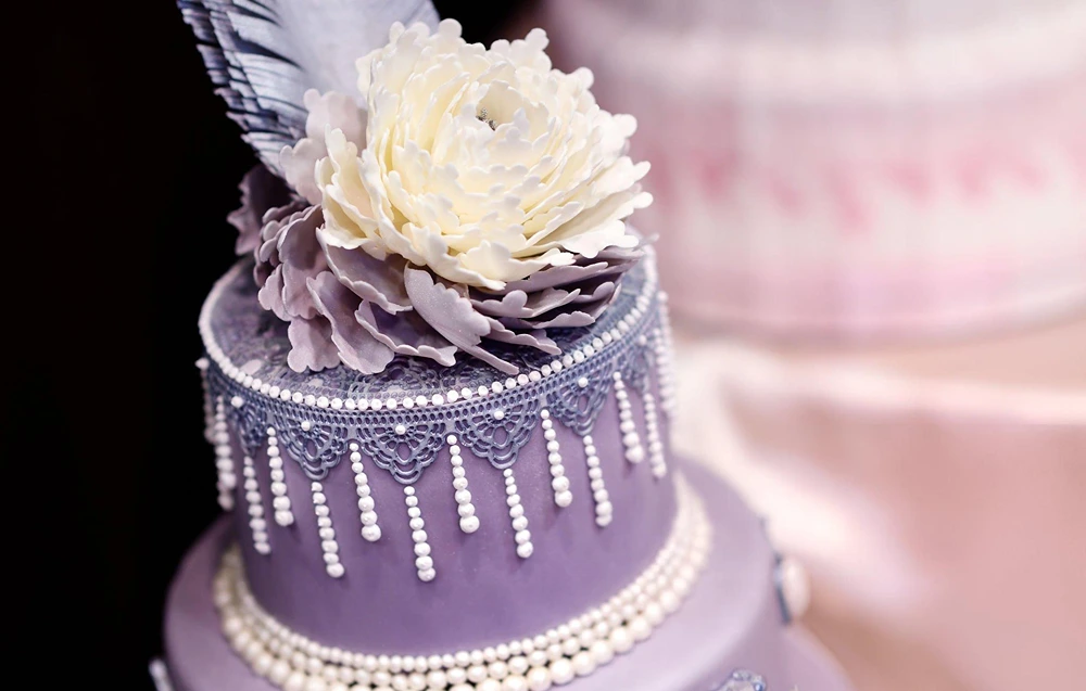Pearl-Inspired Wedding Cakes: Elegance in Every Tier